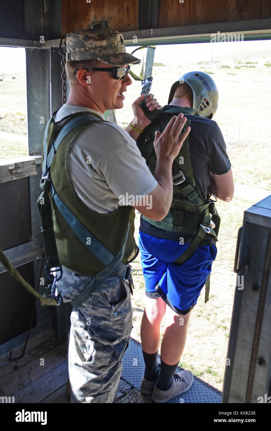 Rappel tower army hi-res stock photography and images - Alamy