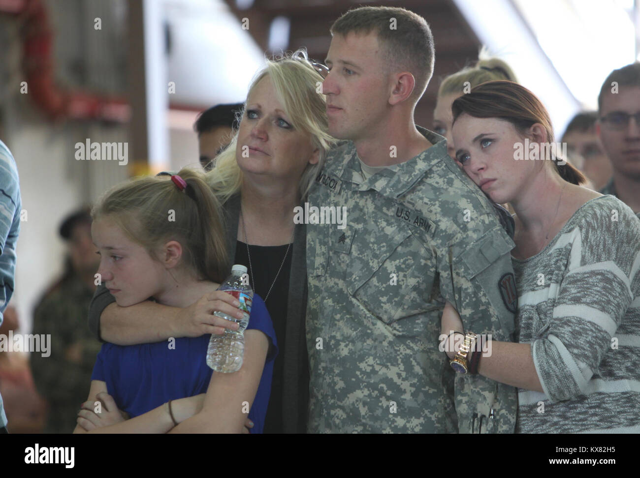U.S. Army National Guard leaving for deployment with tearful goodbye ...