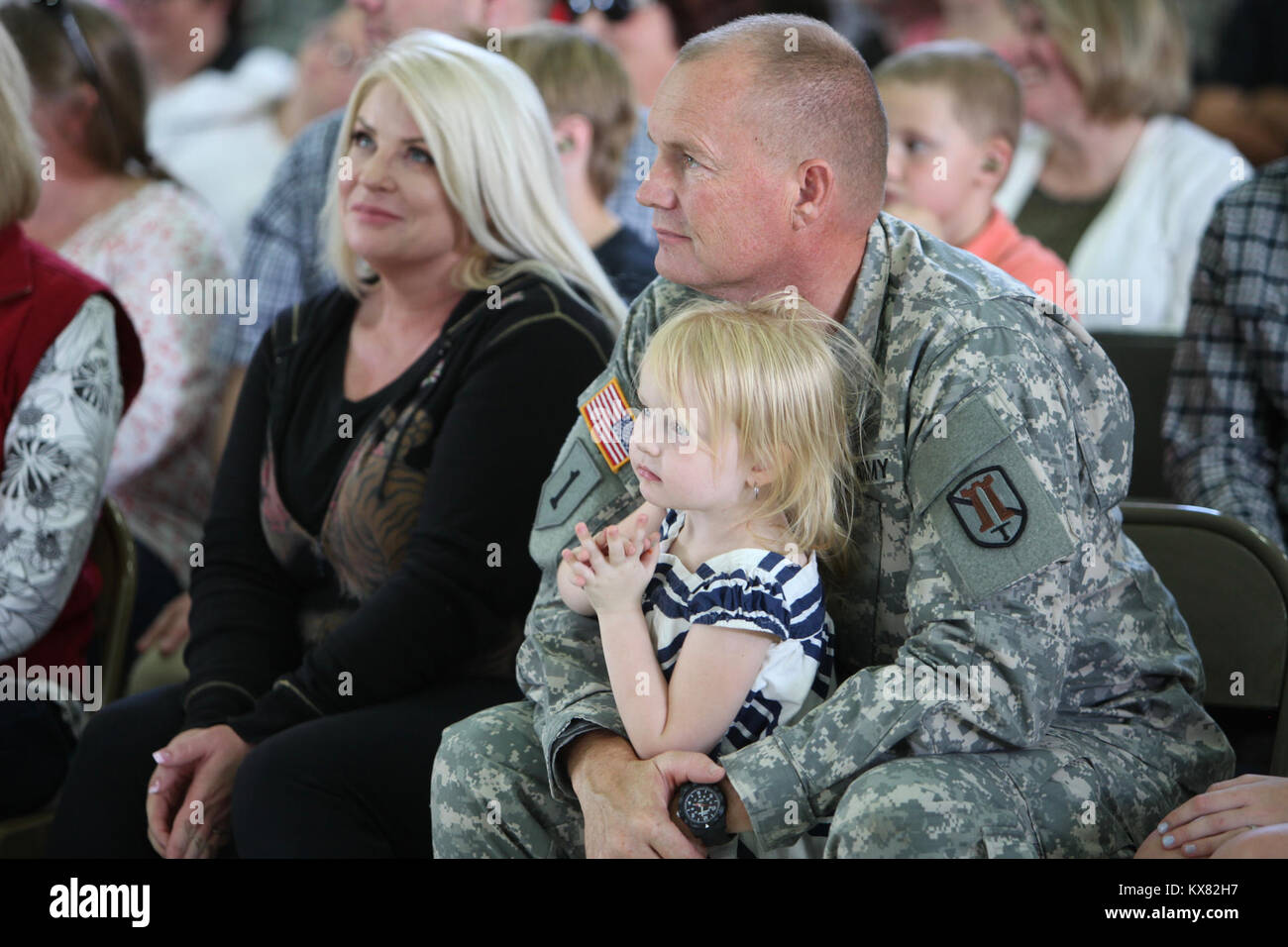 U.S. Army National Guard leaving for deployment with tearful goodbye ...