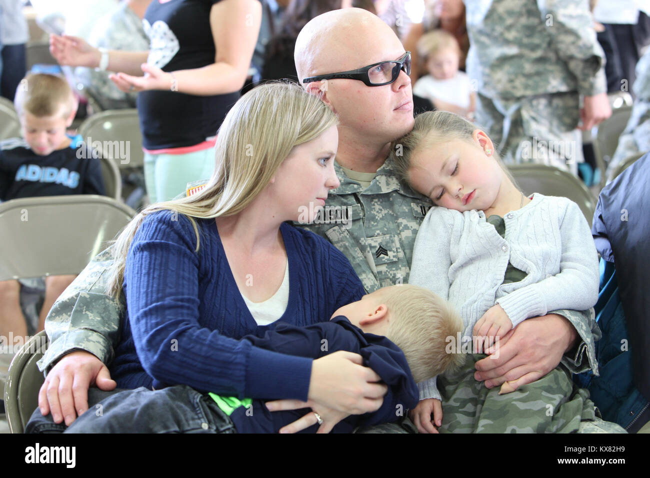 U.S. Army National Guard leaving for deployment with tearful goodbye ...