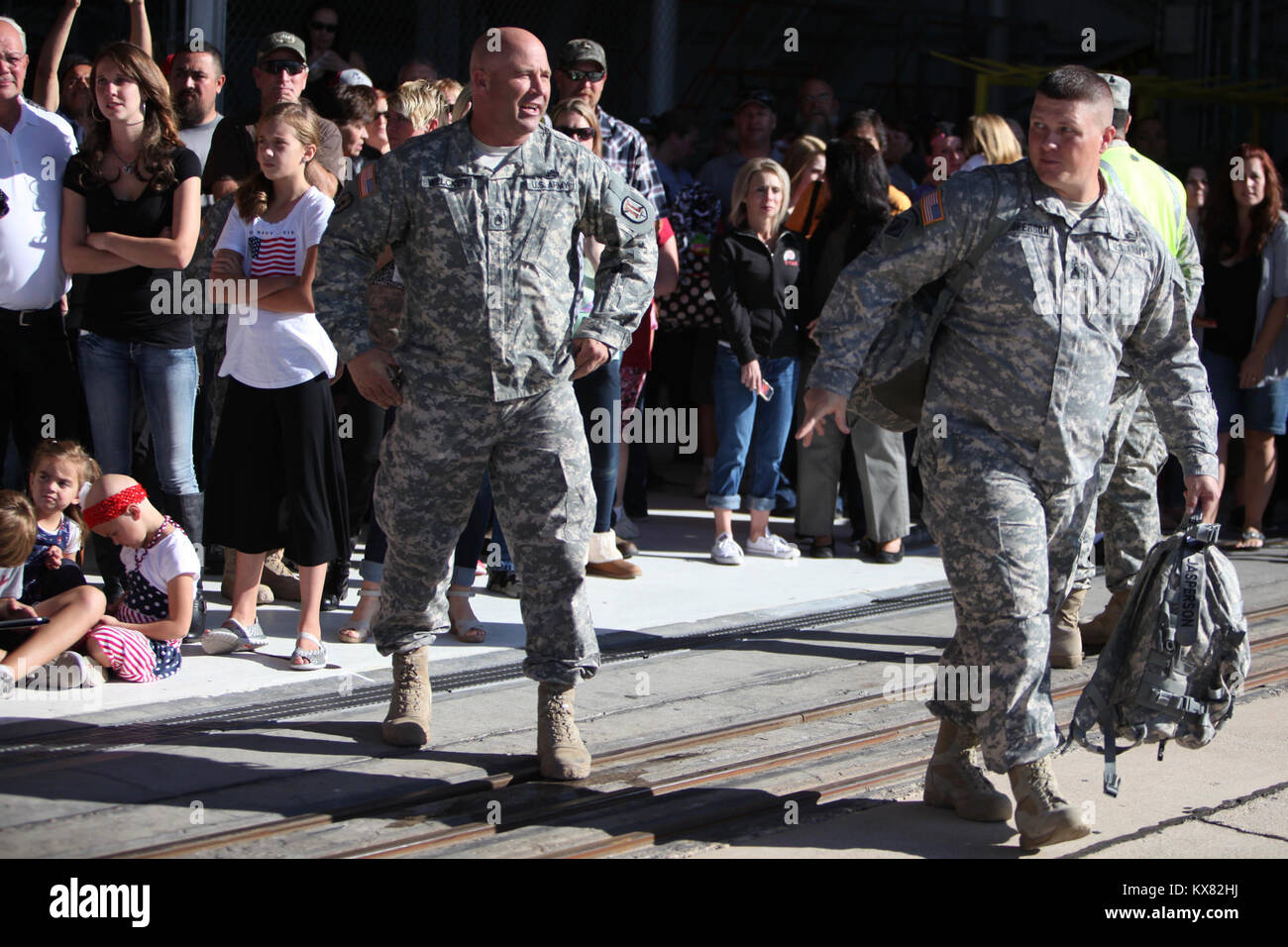 Tearful goodbye hi-res stock photography and images - Alamy