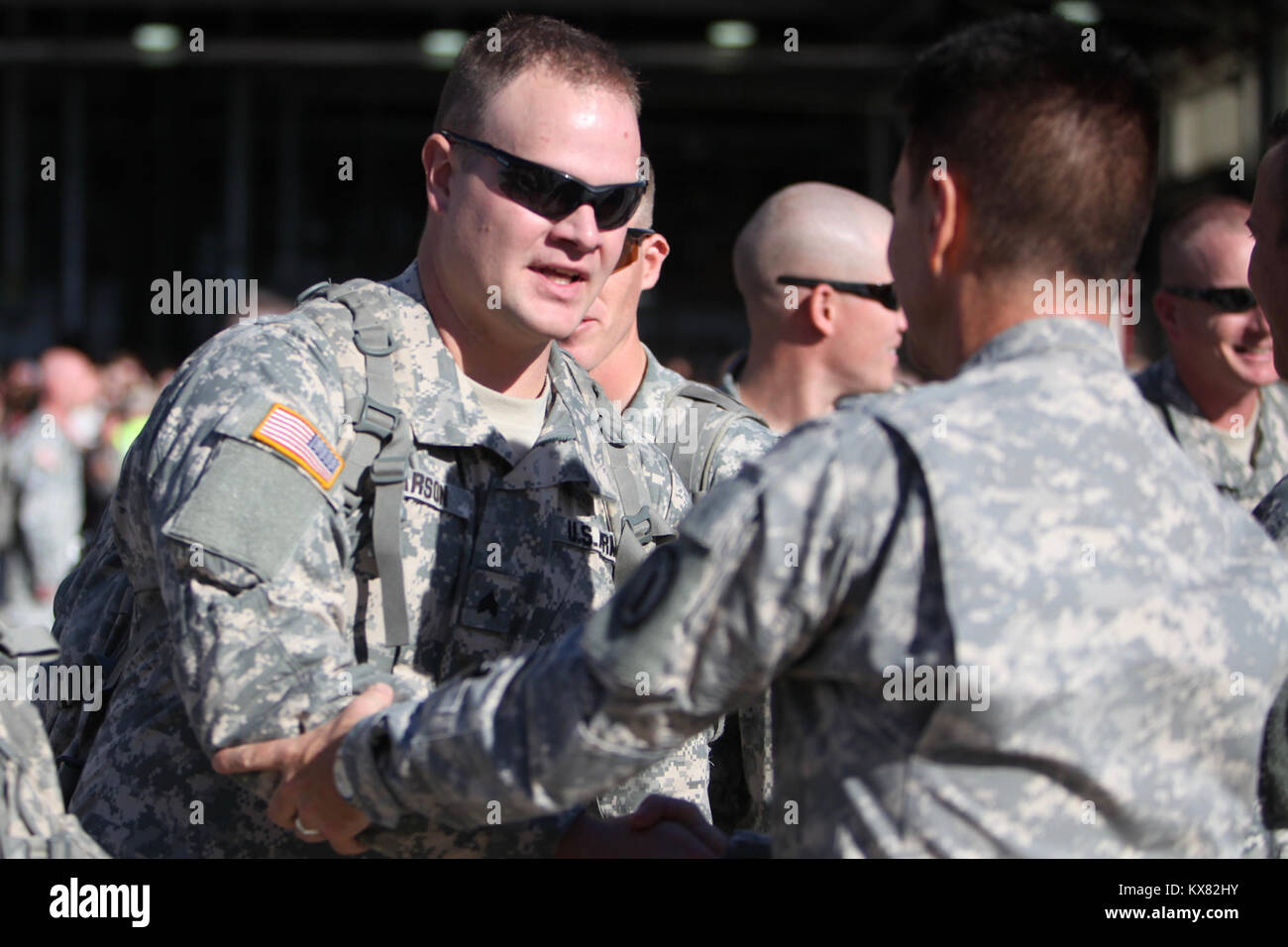 U.S. Army National Guard leaving for deployment with wave goodbye from ...