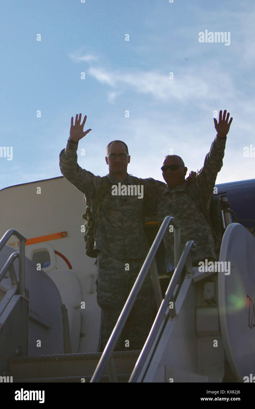 U.S. Army National Guard leaving for deployment with wave goodbye from ...