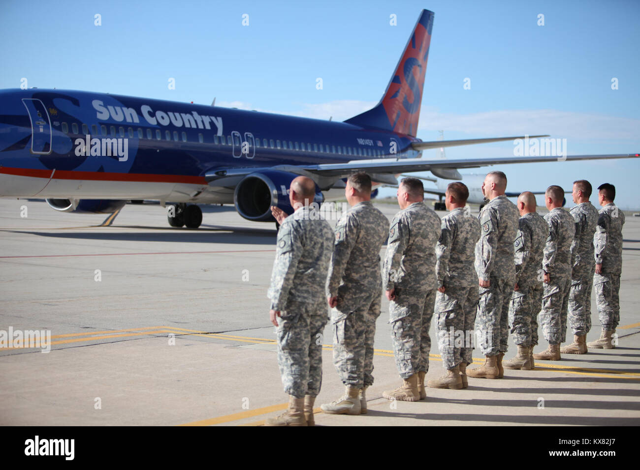 U.S. Army National Guard leaving for deployment with wave goodbye from ...