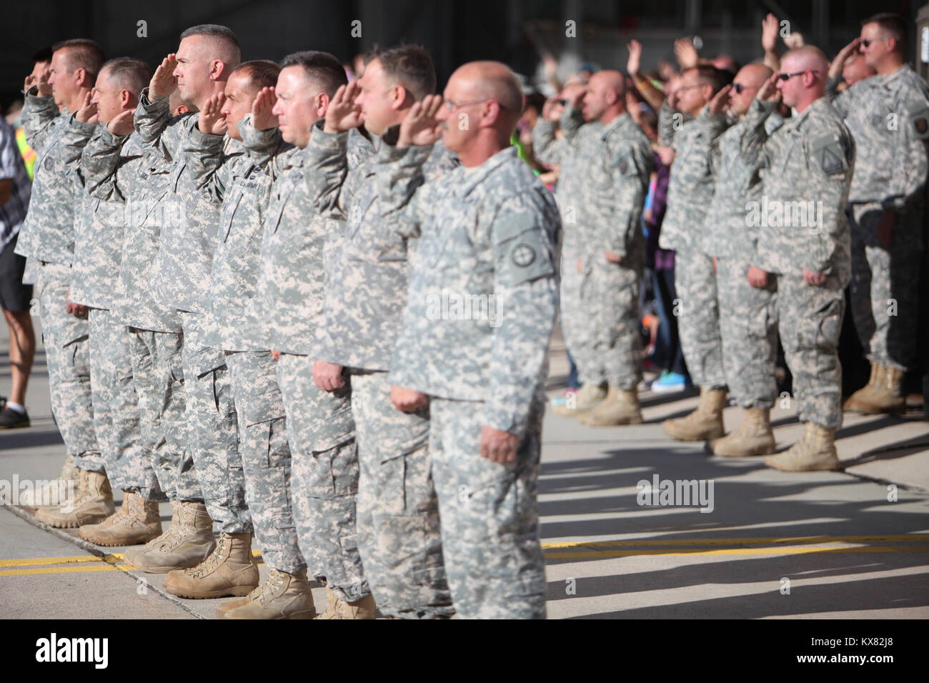 U.S. Army National Guard leaving for deployment with wave goodbye from ...