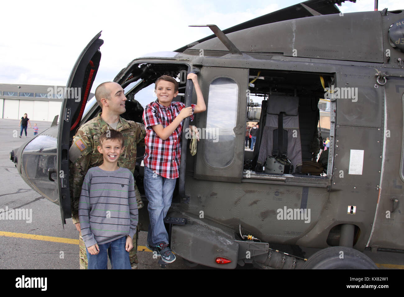 Soldiers of Detachment 2, Charlie Company, 5th Battalion, 159th ...