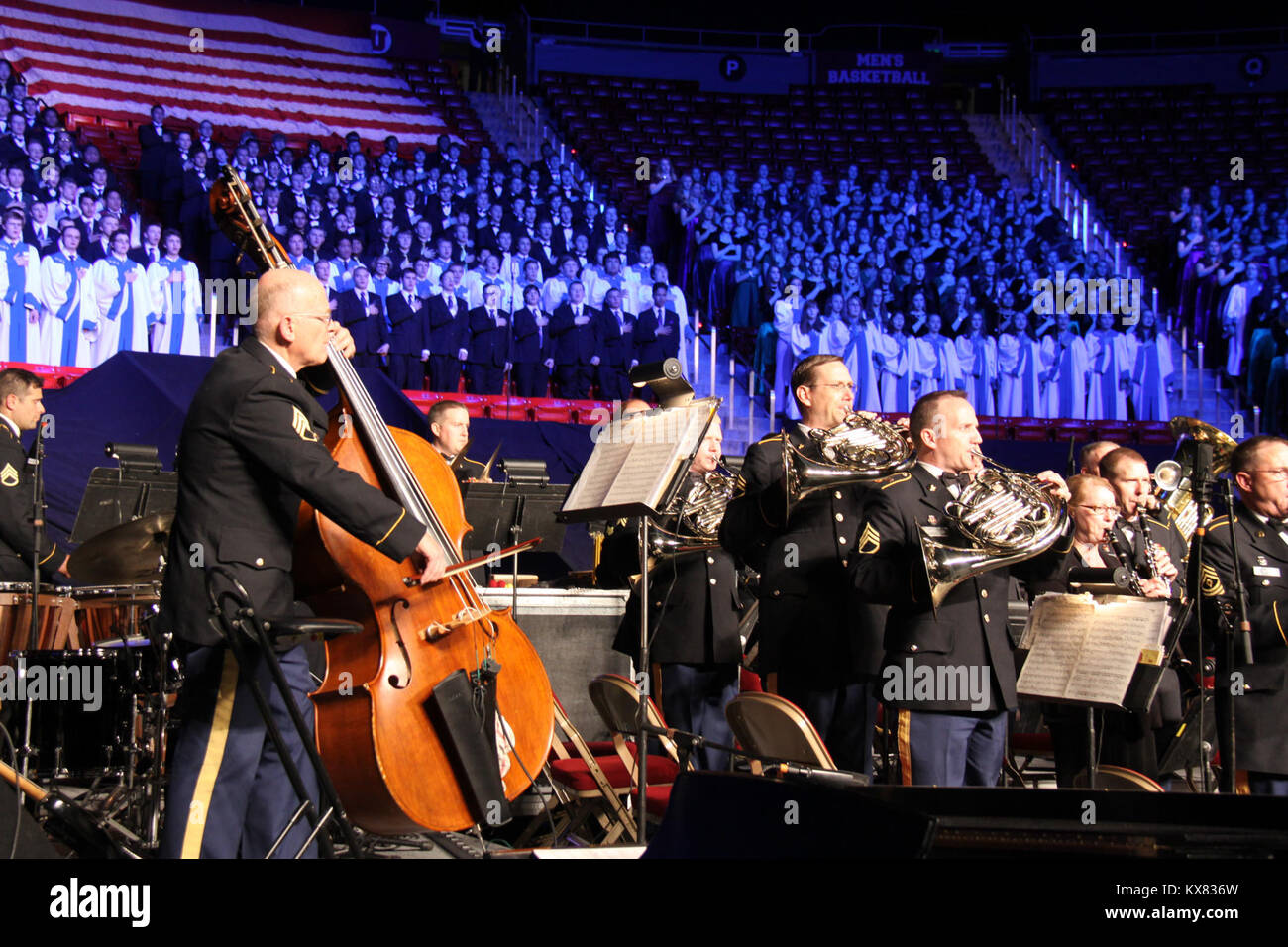 U.S. Army National Guard band and choir entertain at music concert ...
