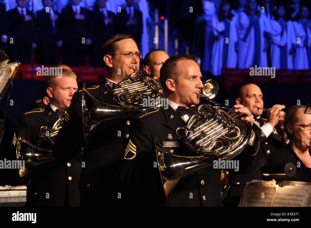 U.S. Army National Guard band and choir entertain at music concert ...