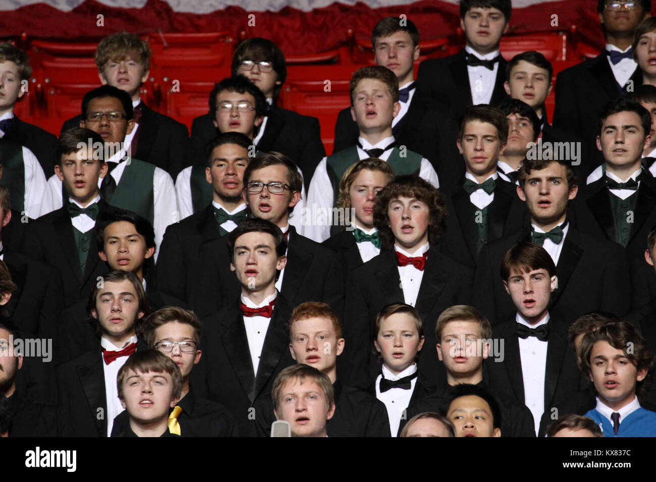 U.S. Army National Guard band and choir entertain at music concert ...