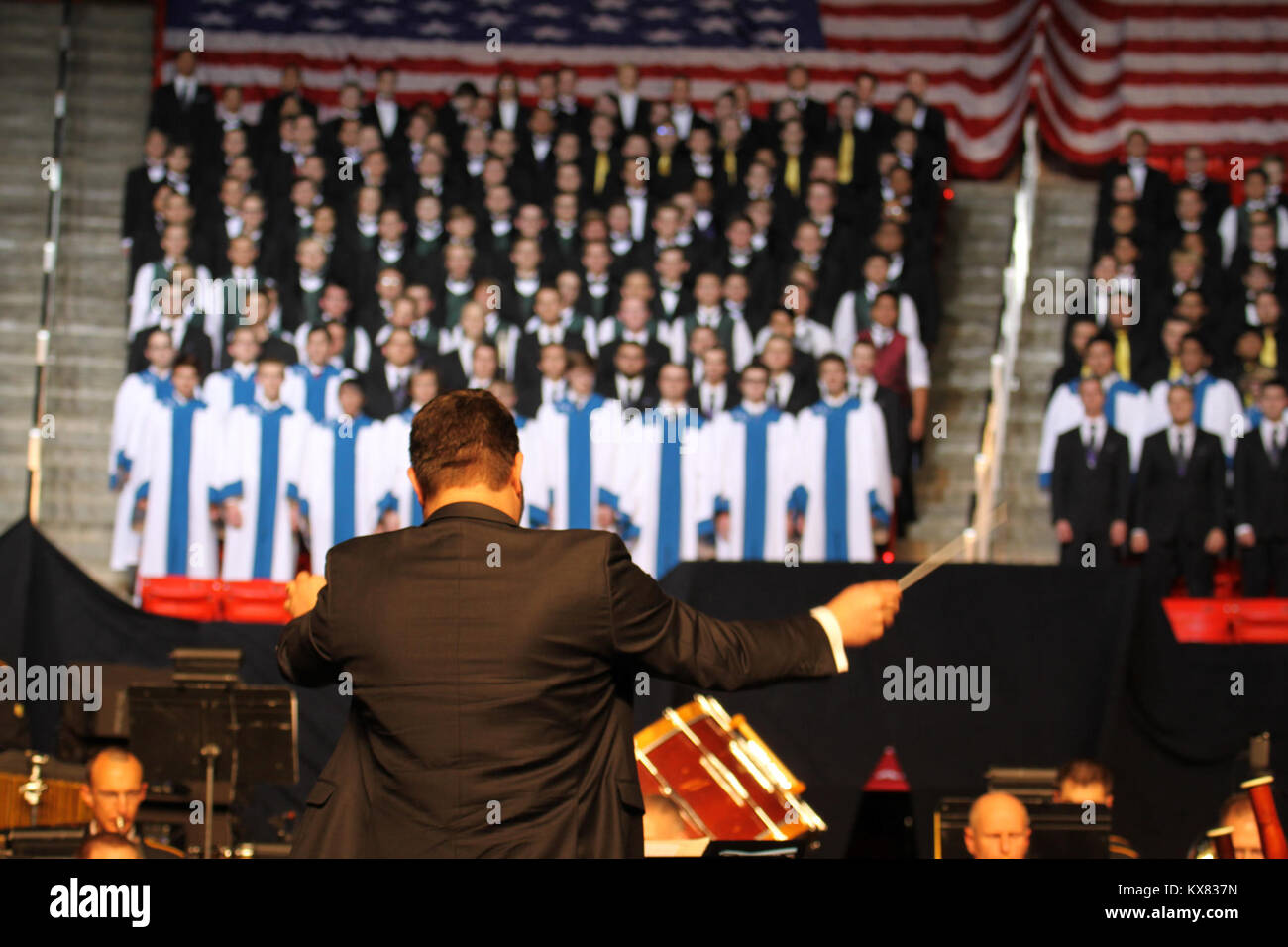 U.S. Army National Guard band and choir entertain at music concert ...