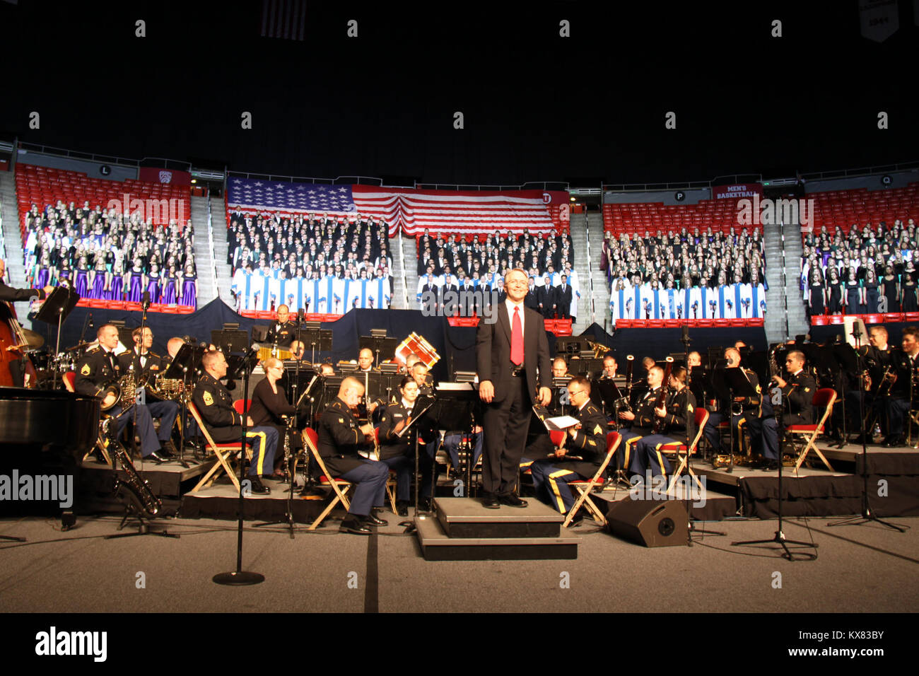 U.S. Army National Guard band and choir entertain at music concert ...