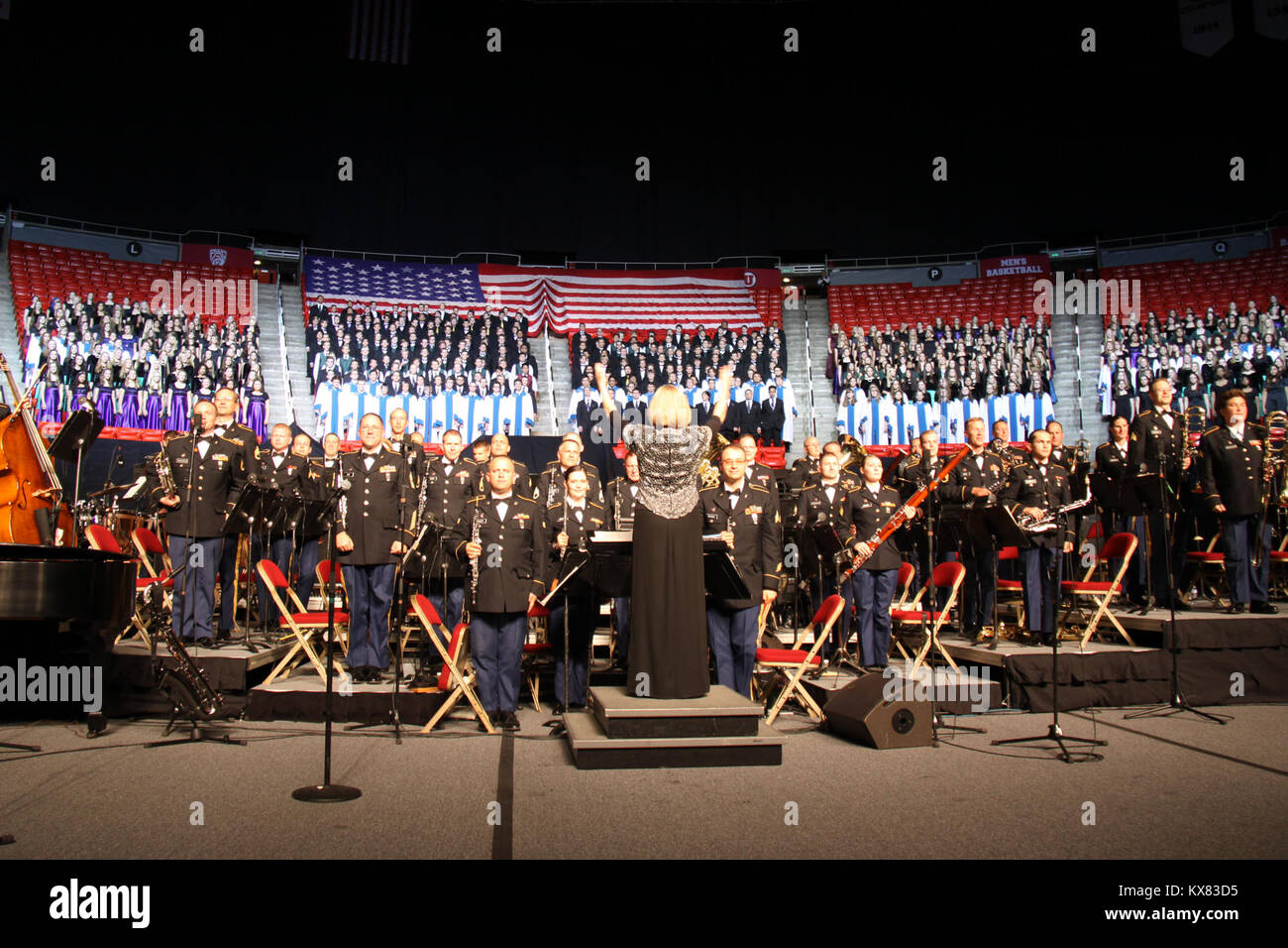 U.S. Army National Guard band and choir entertain at music concert ...