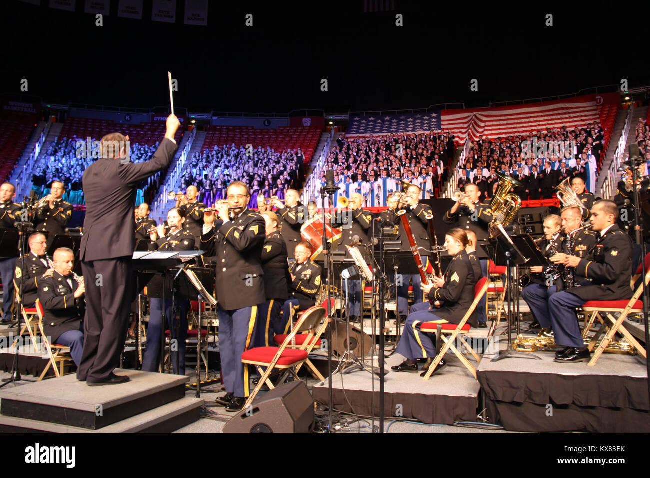 U.S. Army National Guard band and choir entertain at music concert ...