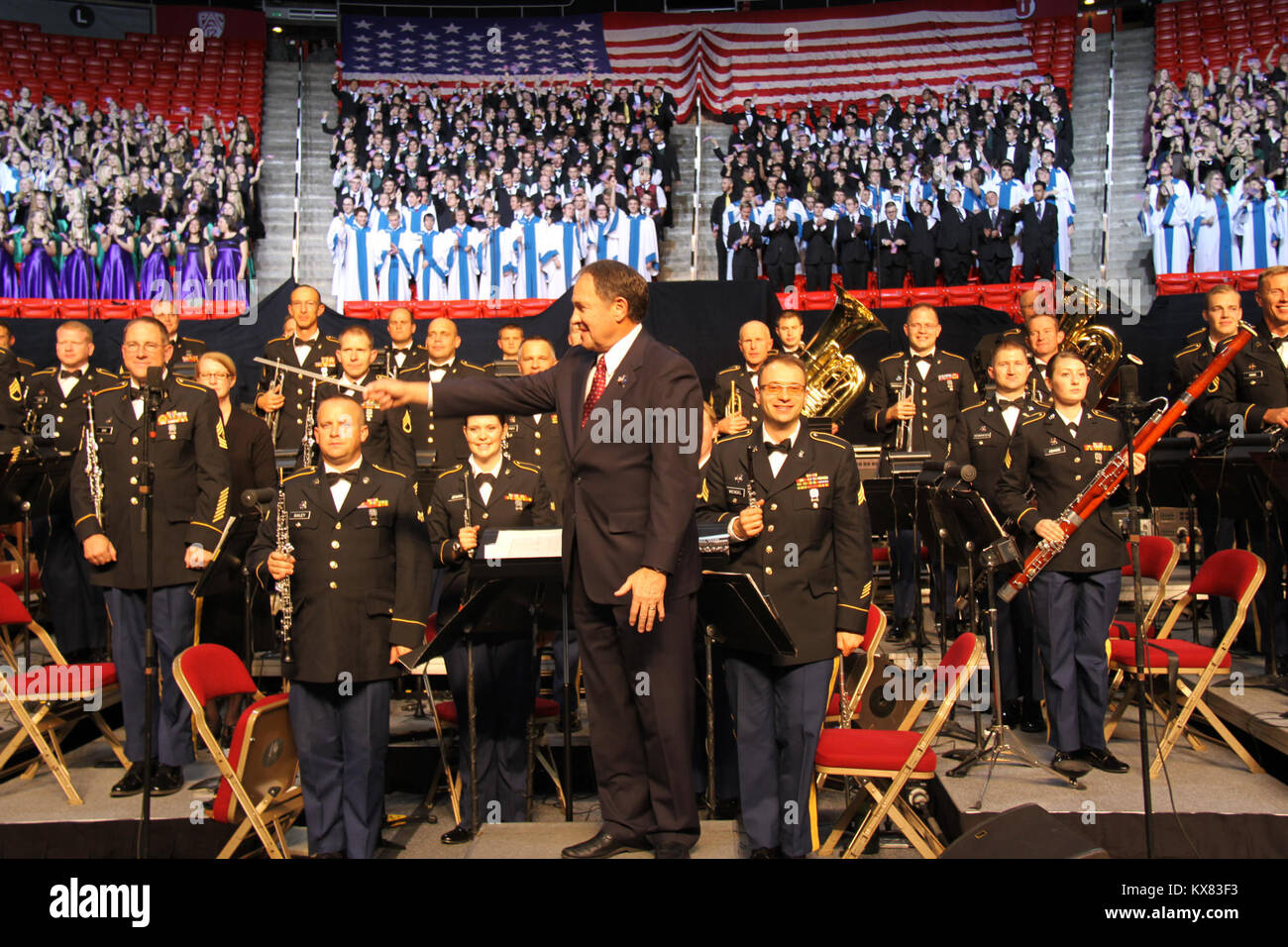 U.S. Army National Guard band and choir entertain at music concert ...