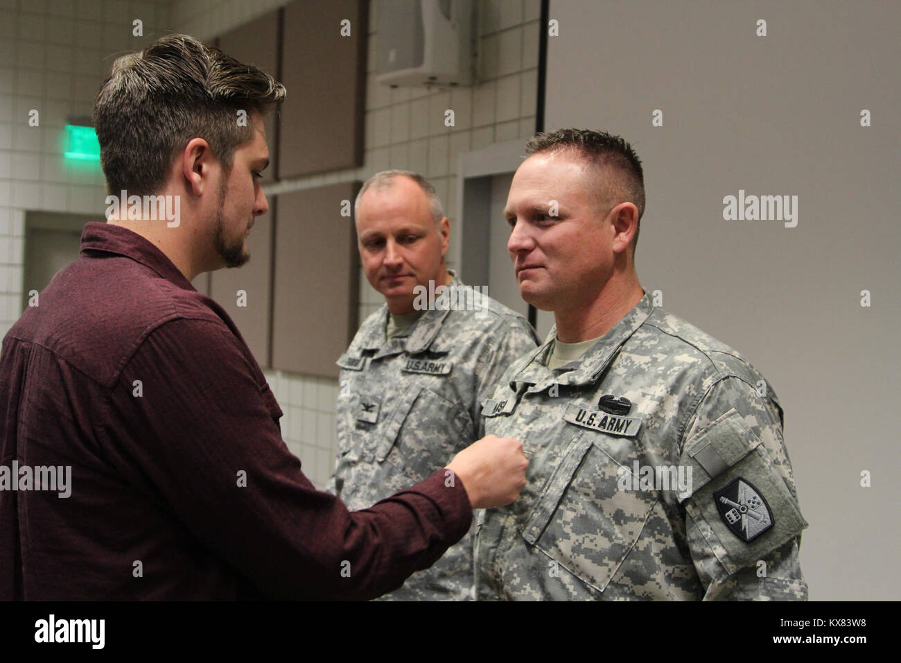 Master Sgt. Gray Hansen, from the 65th Field Artillery Brigade ...