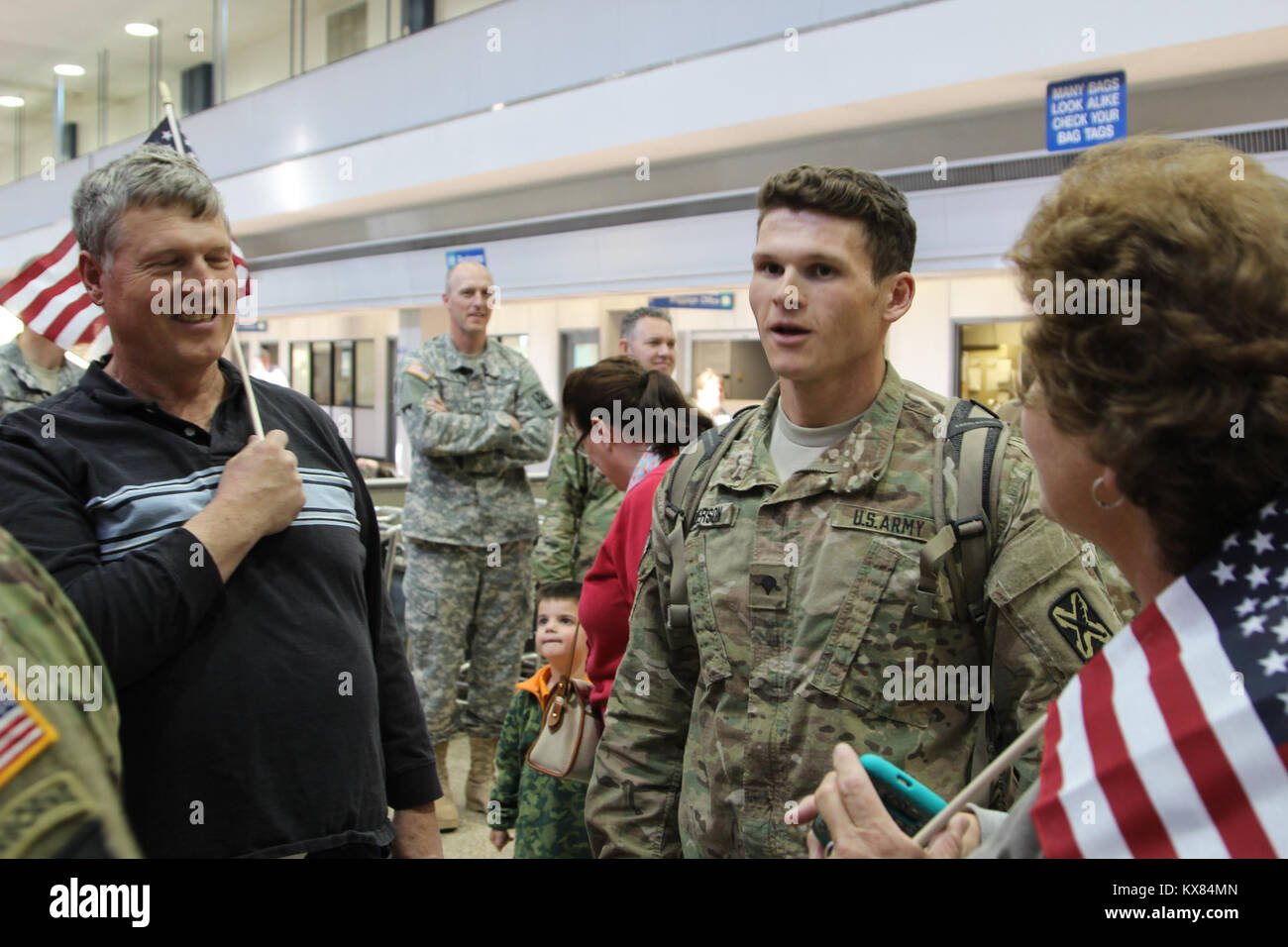 Soldiers of the 141st and 142nd Military Intelligence returned home at ...
