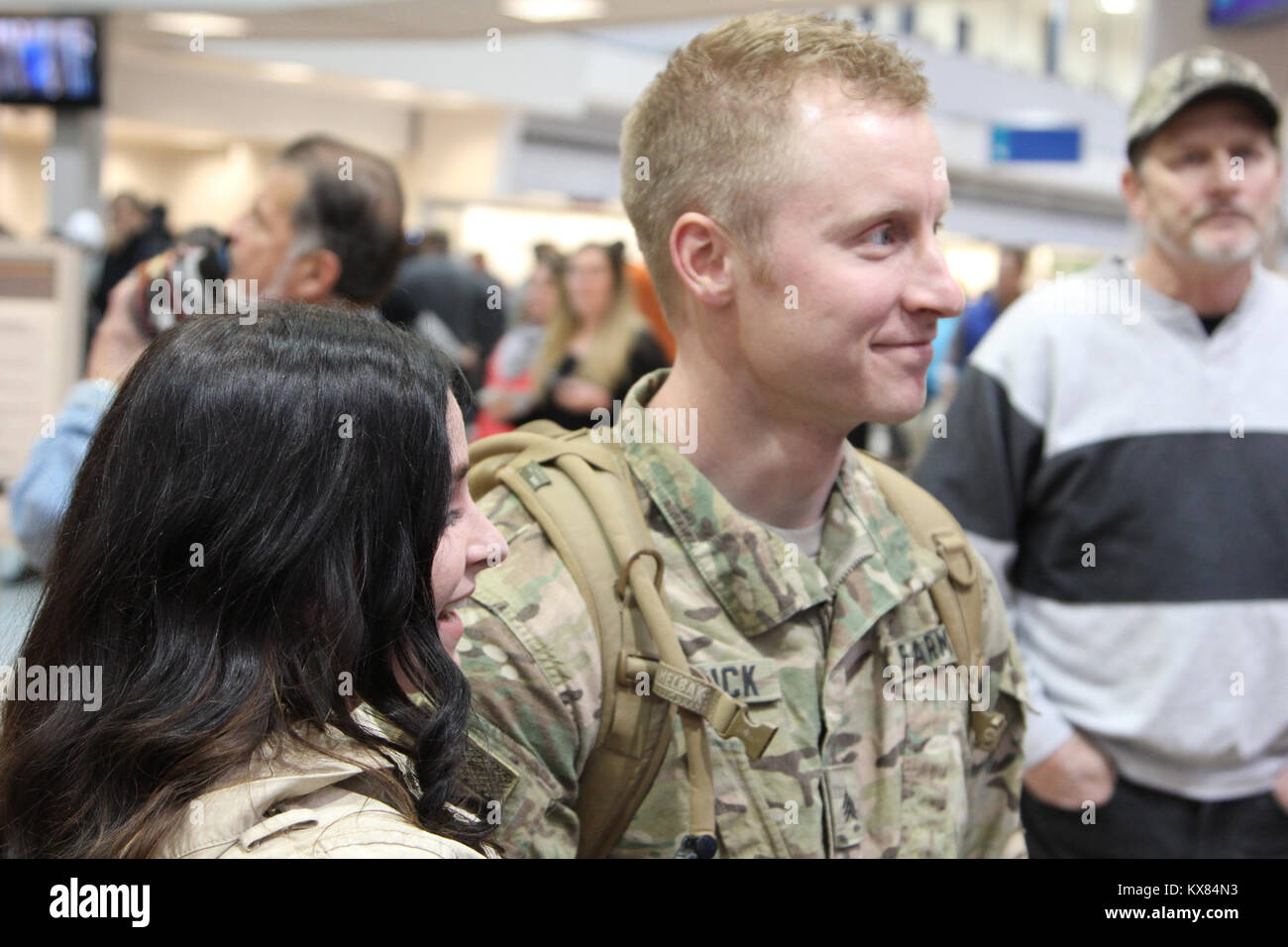 Soldiers of the 141st and 142nd Military Intelligence returned home at ...
