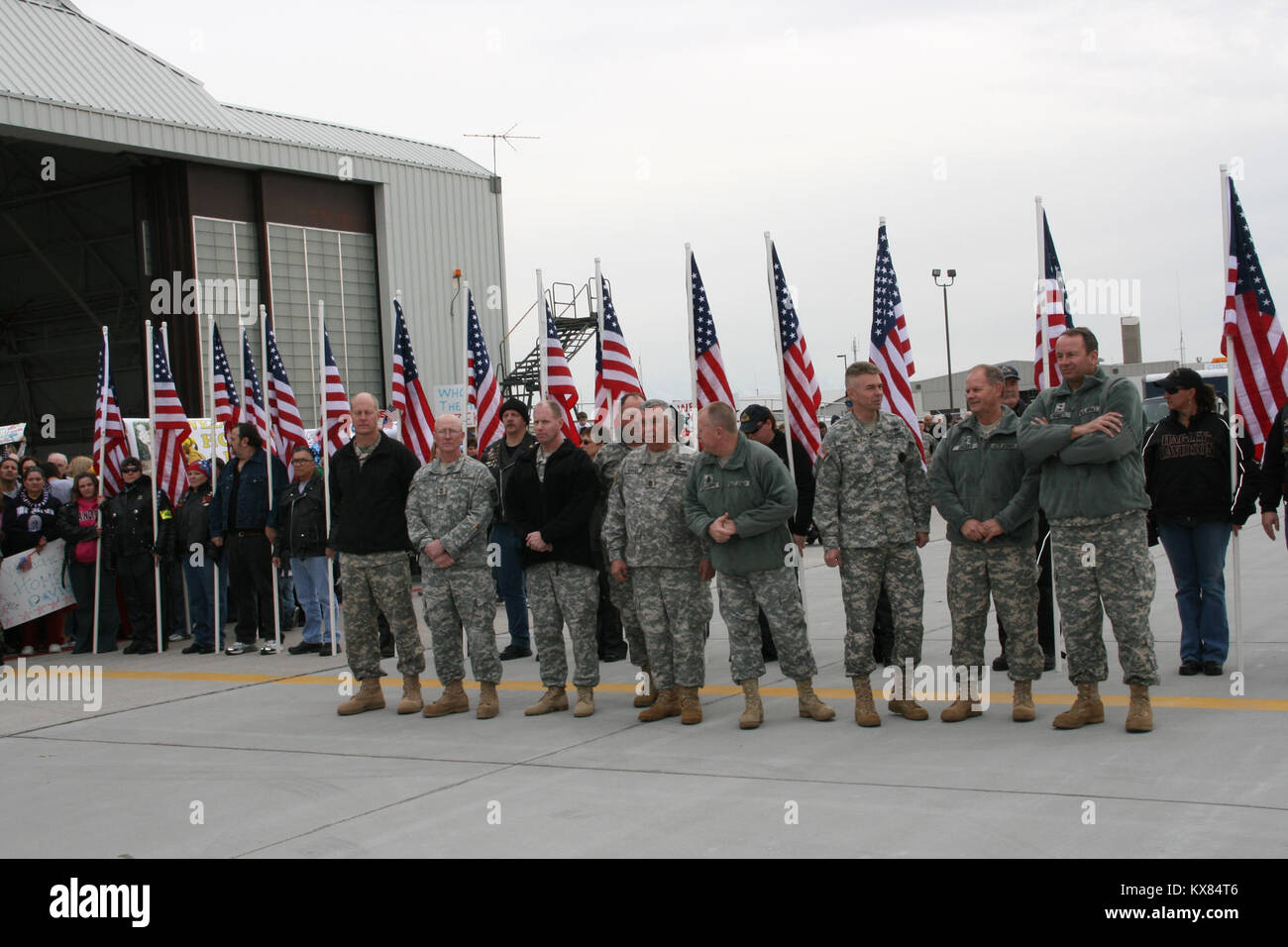 US Army National Guard welcome home from family and friends after ...