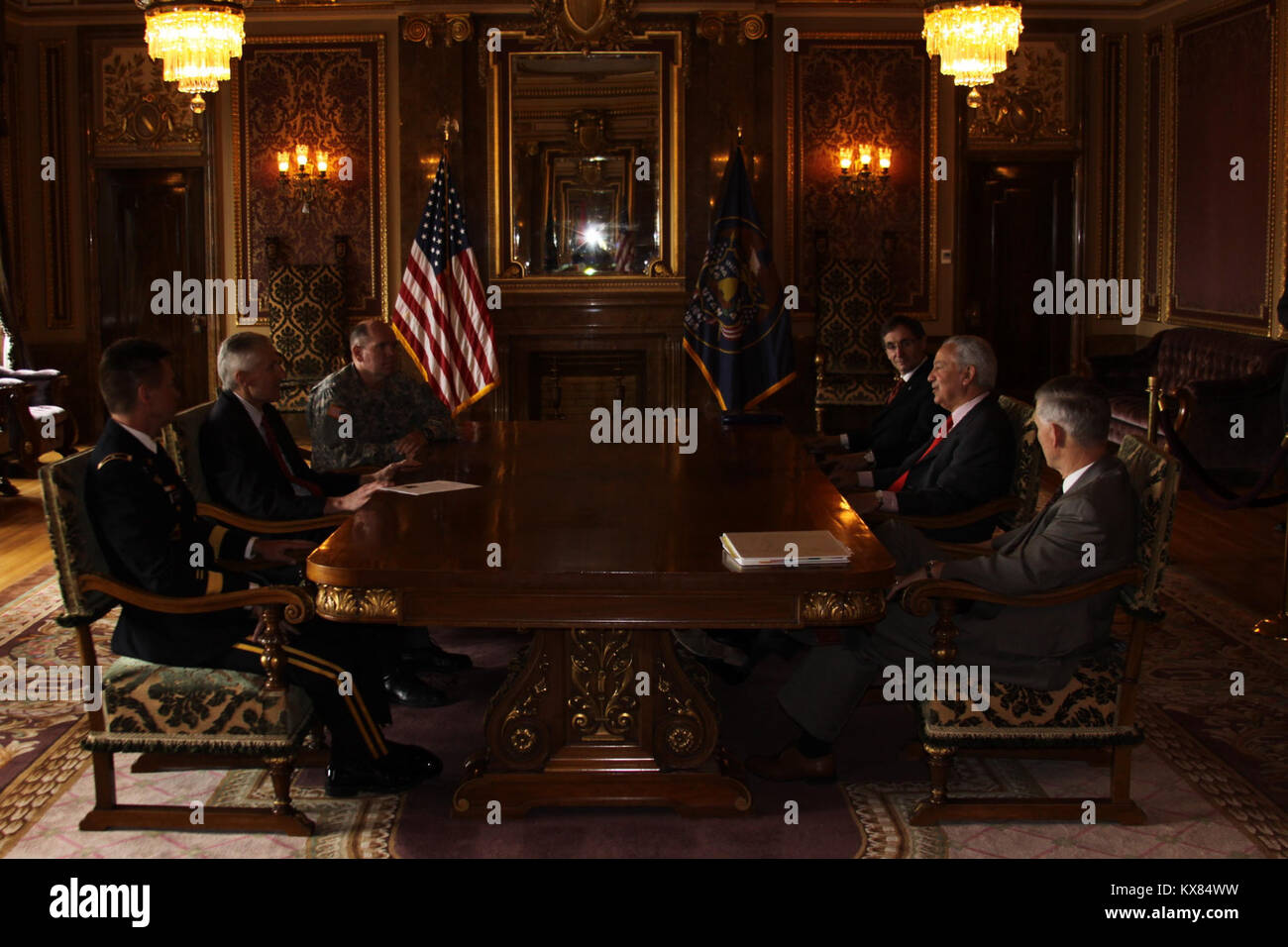 US Army National Guard personnel meet and have conference talks with ...