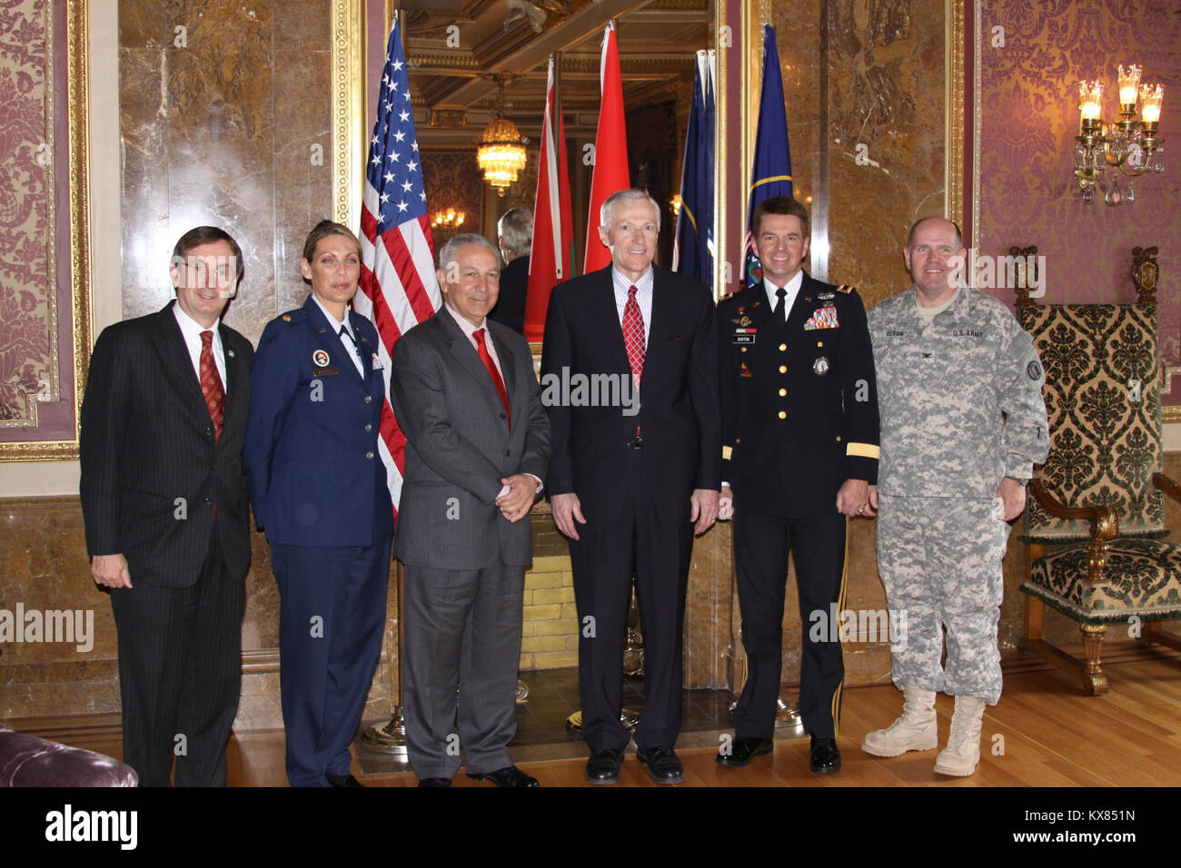 US Army National Guard personnel meet and have conference talks with ...