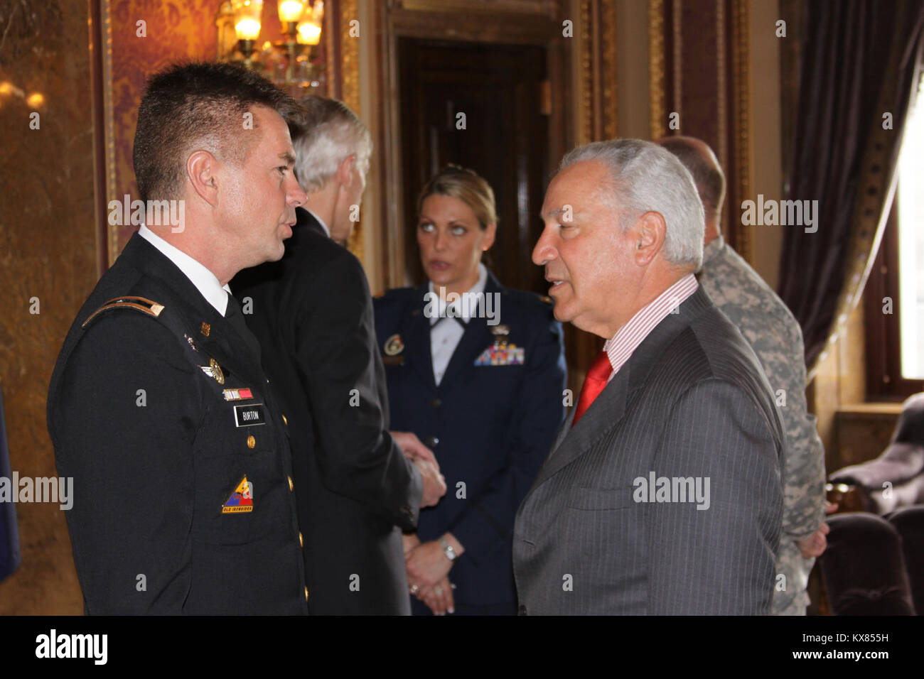 US Army National Guard personnel meet and have conference talks with ...