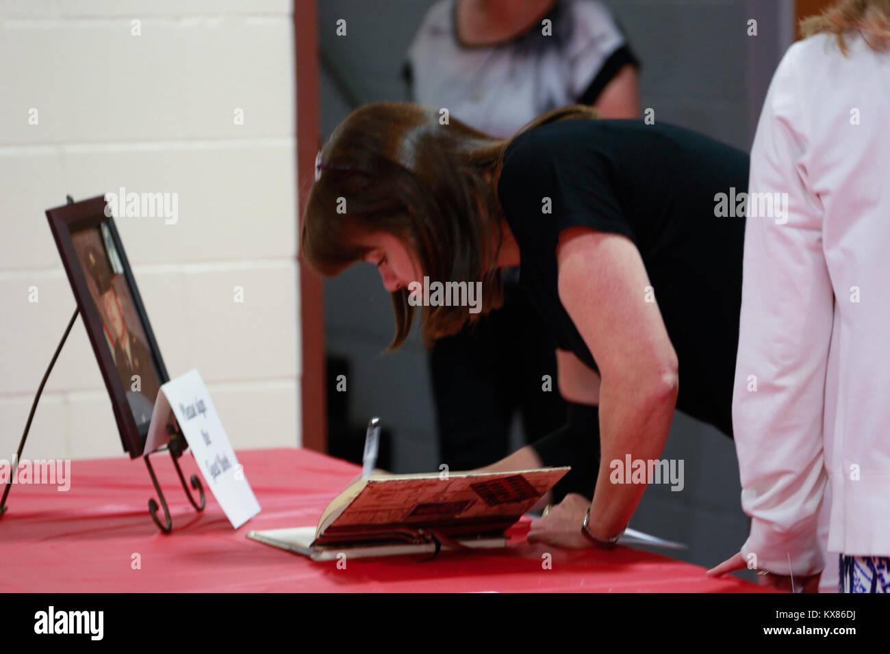 US military remembrance to fallen soldier, please sign the guest book ...
