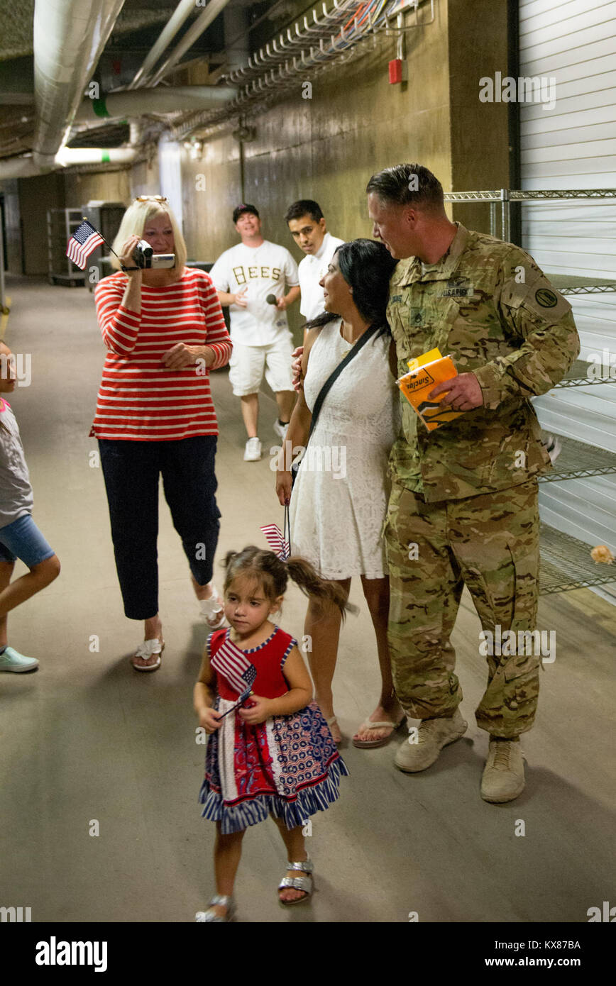 US Army National Guard welcome home from exited family and friends ...