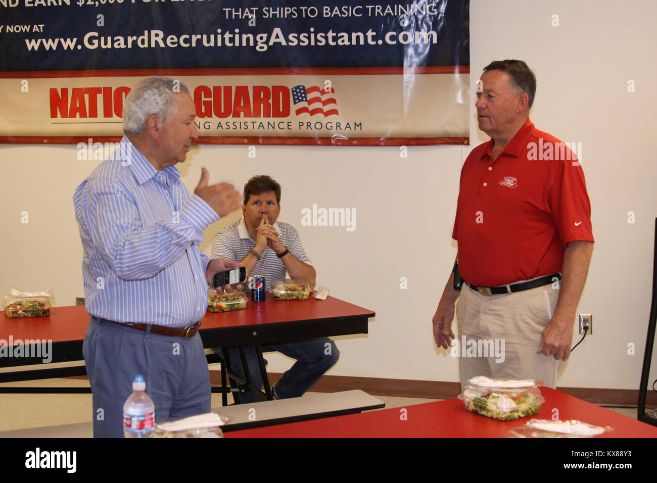 US Army National Guard recruiting Stock Photo - Alamy