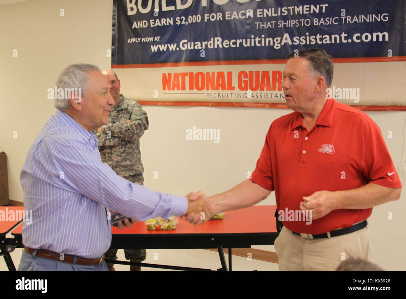 US Army National Guard recruiting Stock Photo - Alamy