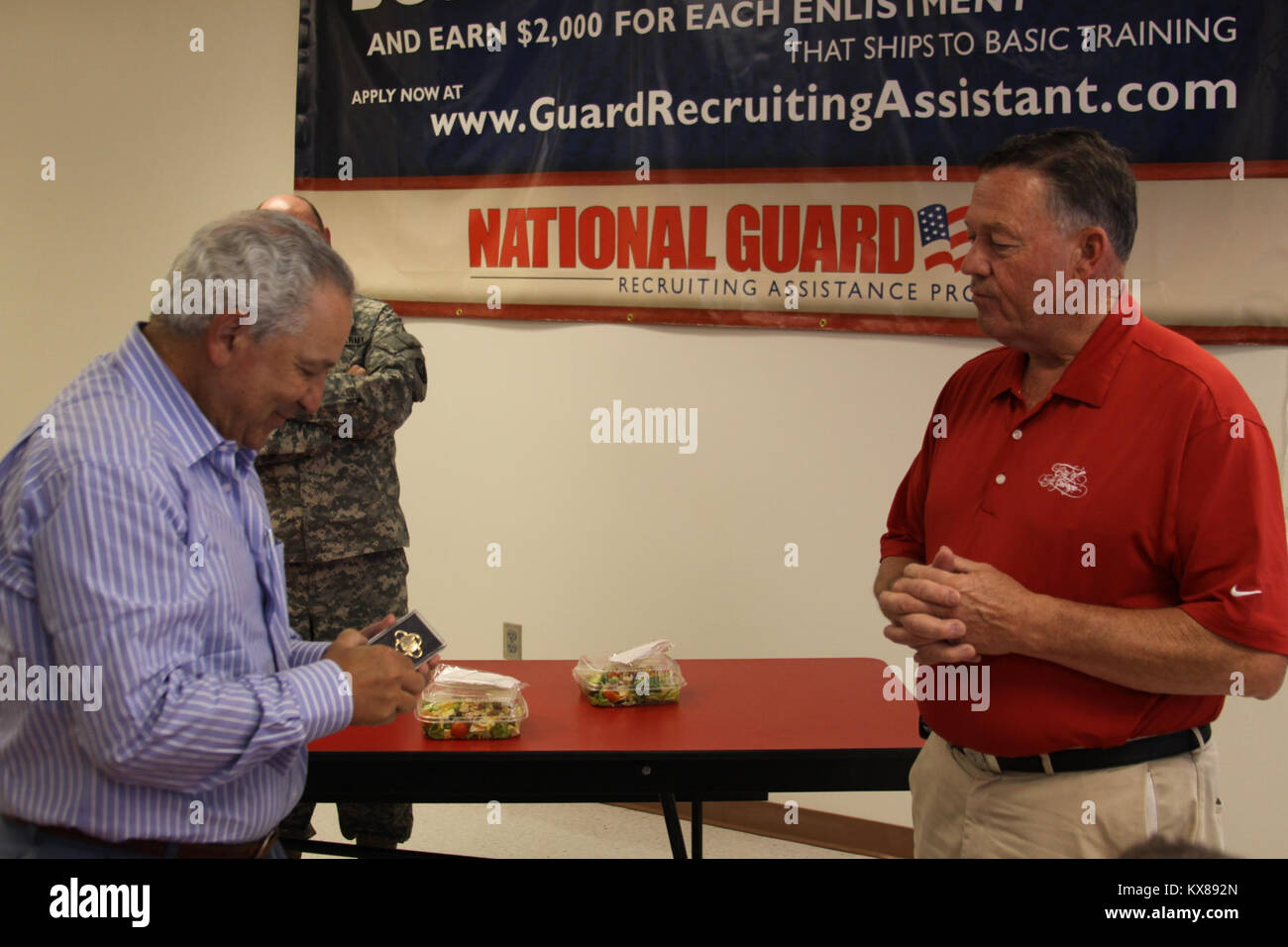 US Army National Guard recruiting Stock Photo - Alamy