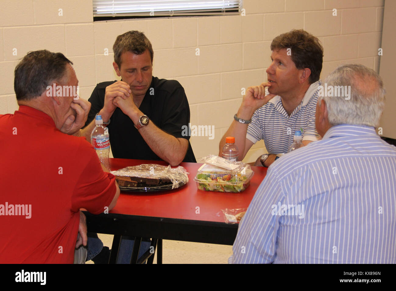 U.S. Army National Guard classroom learning Stock Photo - Alamy