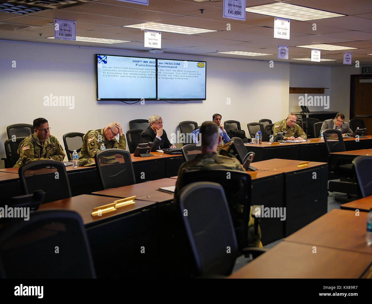 U.S. Army National Guard classroom education and learning Stock Photo ...