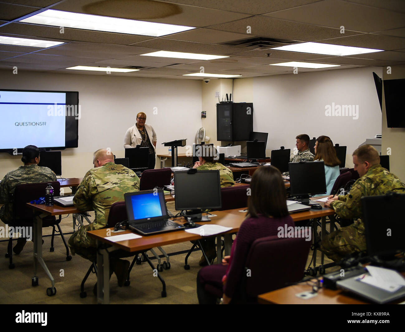 U.S. Army National Guard classroom education and learning Stock Photo ...