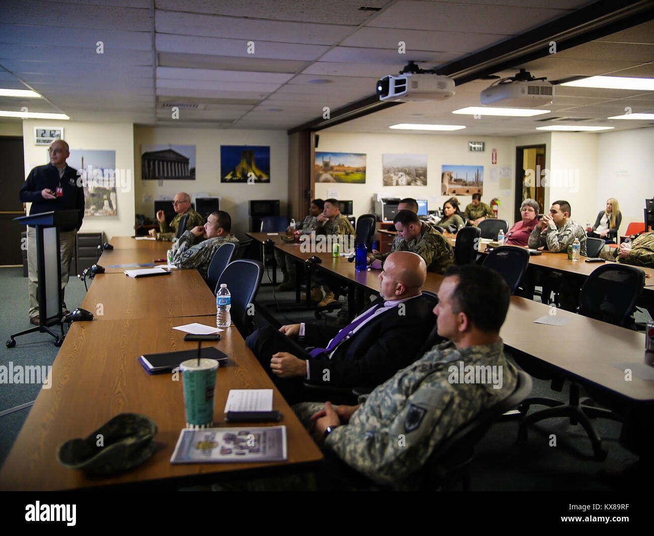 U.S. Army National Guard classroom education and learning Stock Photo ...