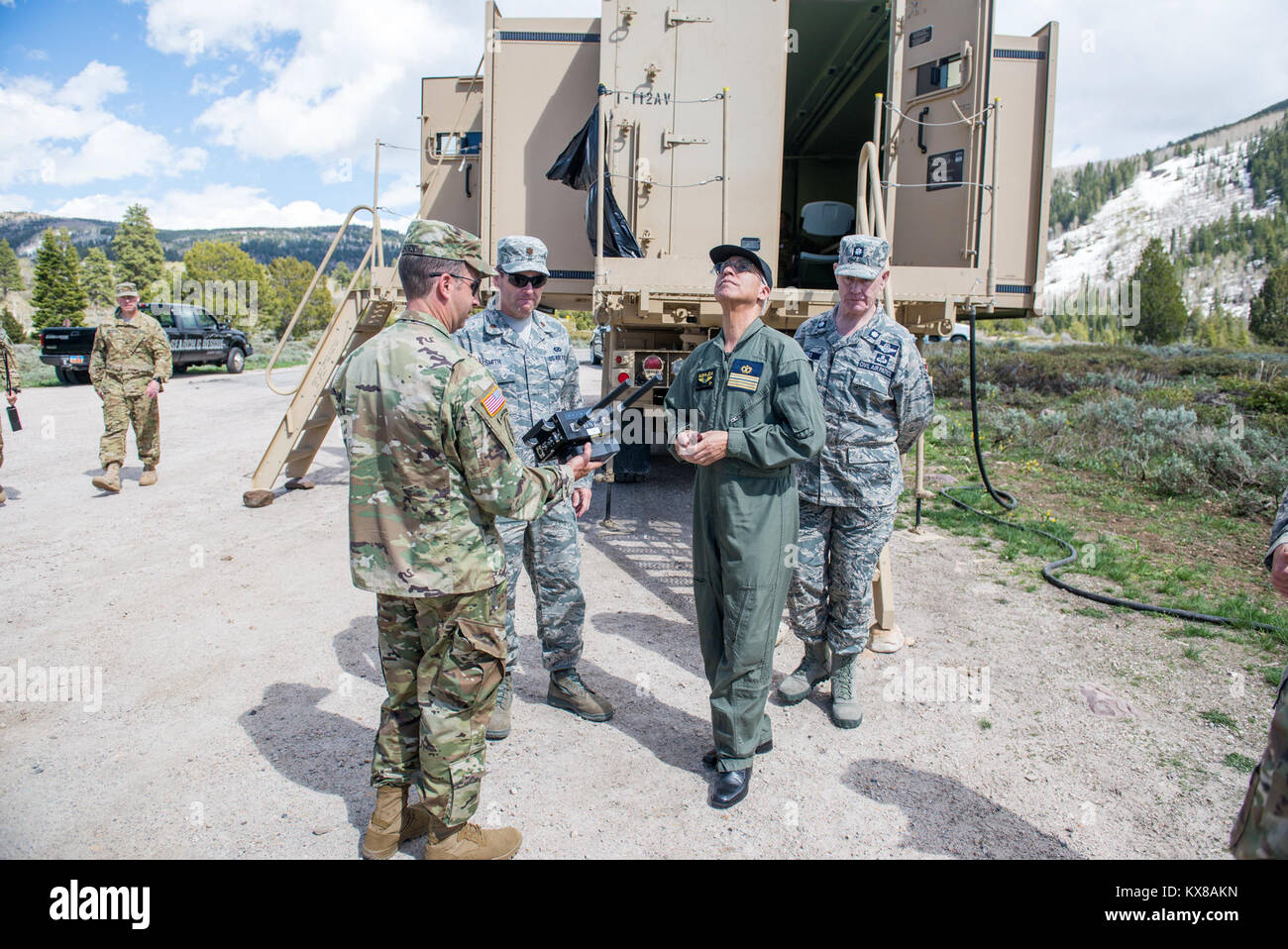 Utah National Guard aviators from the 211th Aviation Regiment ...