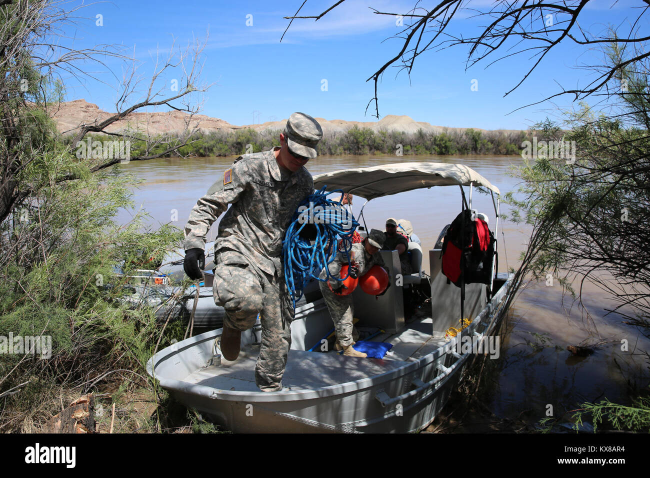 US Army National Guard military training and education. Practicing ...