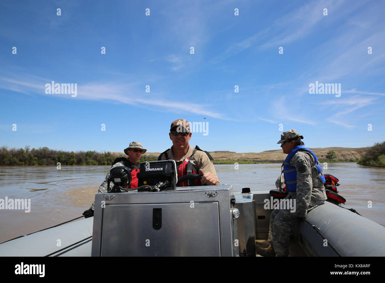 US Army National Guard military training and education. Practicing ...