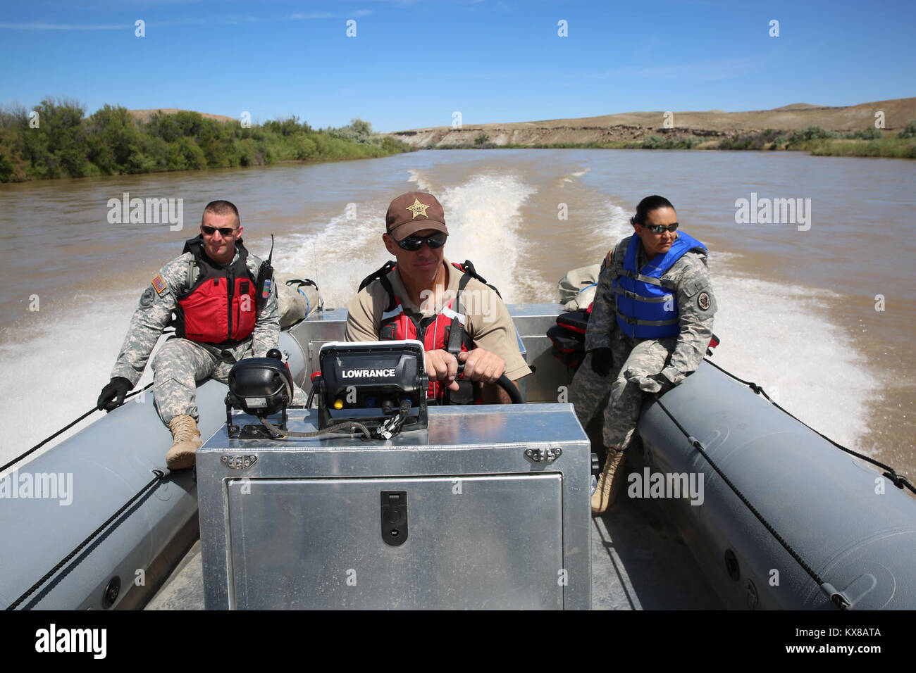US Army National Guard military training and education. Practicing ...