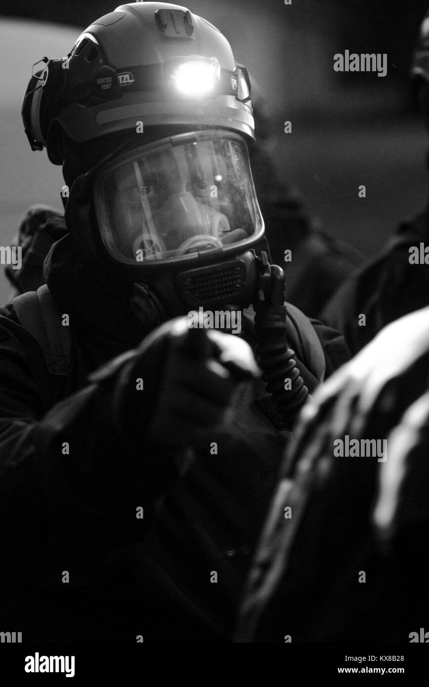 Soldiers from the Utah National Guard and FEMA Region VIII Homeland ...