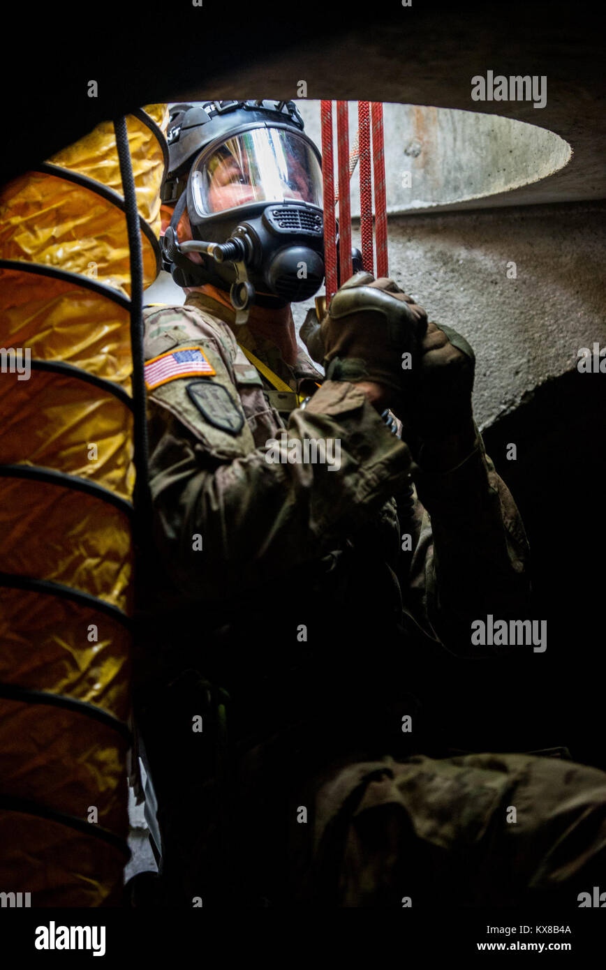 Soldiers from the Utah National Guard and FEMA Region VIII Homeland ...