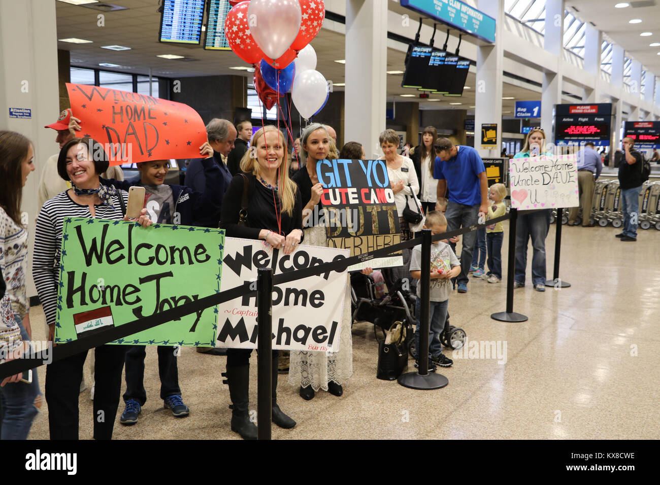 Two dozen Soldiers from the 142nd Military Intelligence Battalion ...