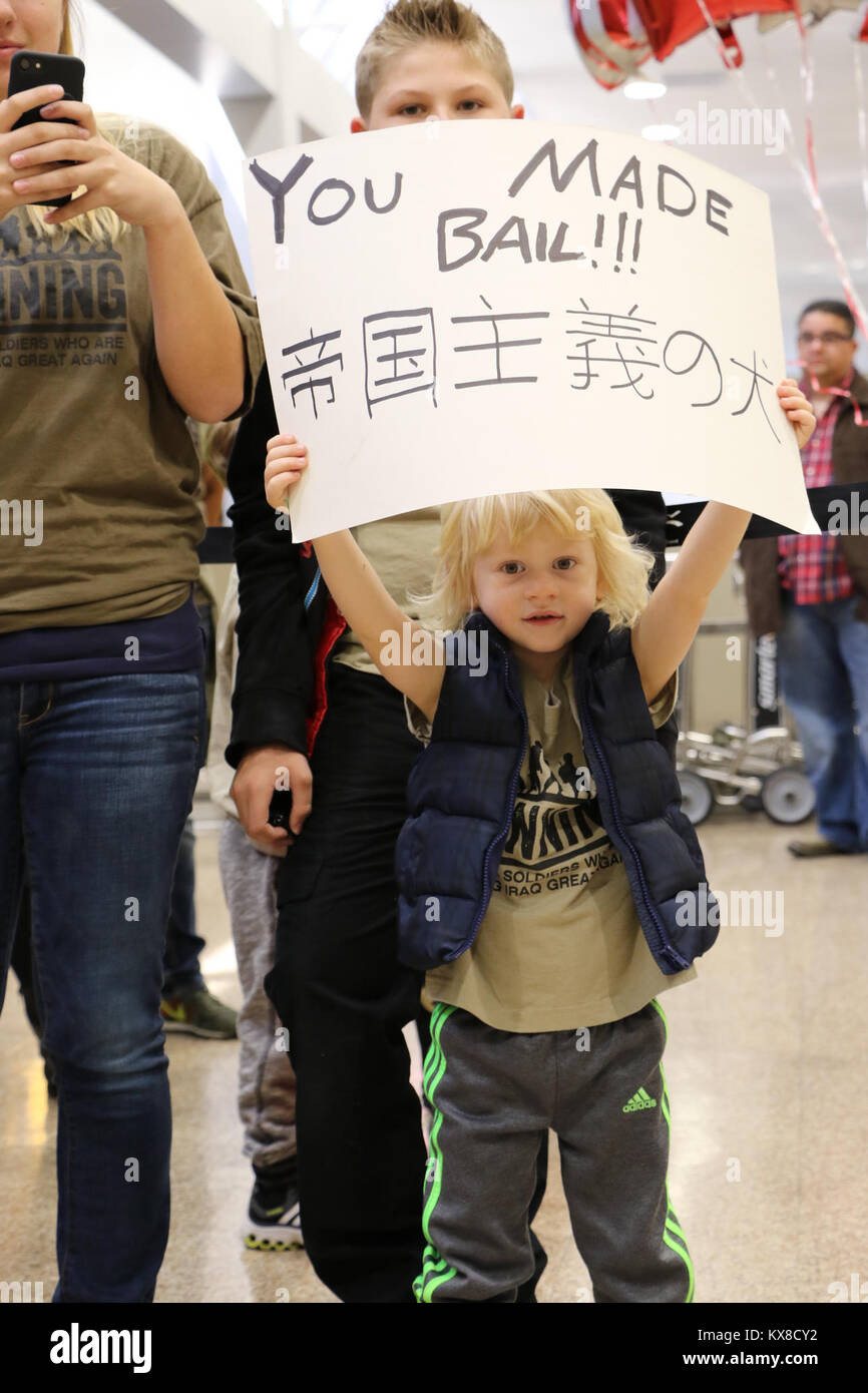 Army soldiers returned from iraq hi-res stock photography and images ...