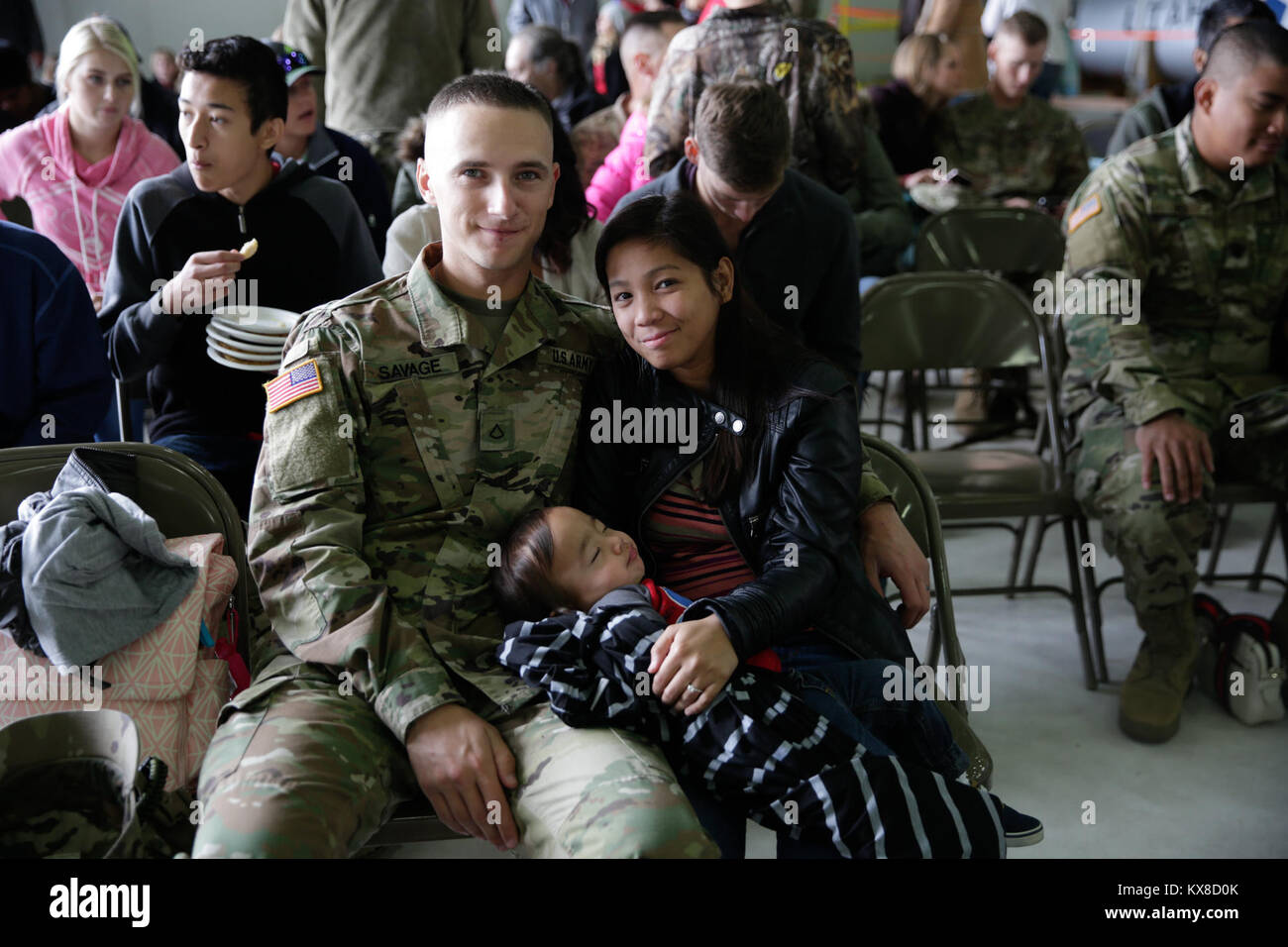 US Army National Guard farewell to family and friends before leaving ...