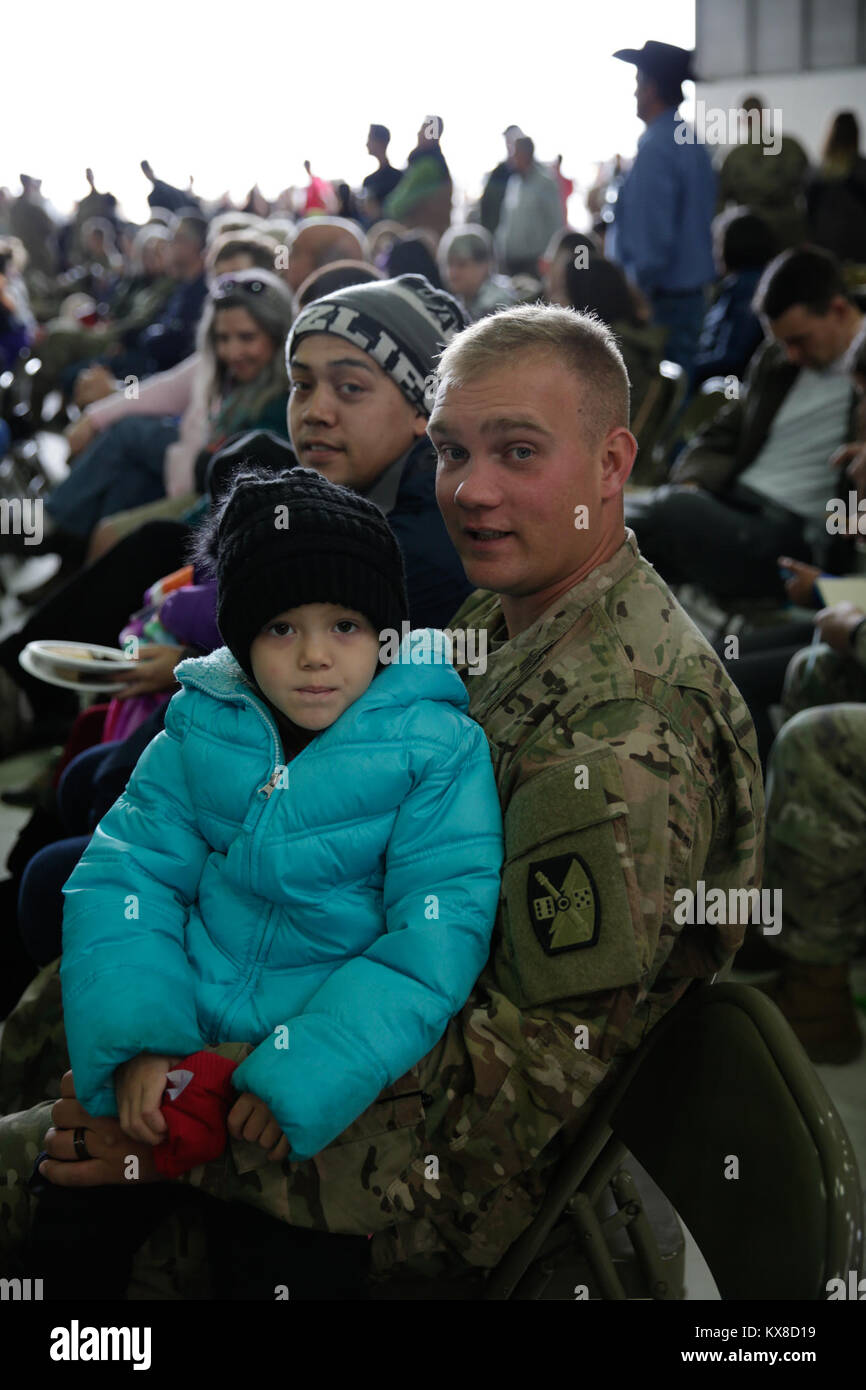 US Army National Guard farewell to family and friends before leaving ...