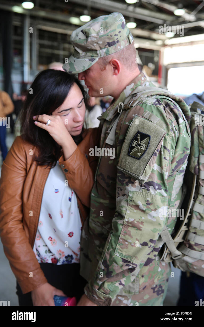 US Army National Guard farewell to family and friends before leaving ...