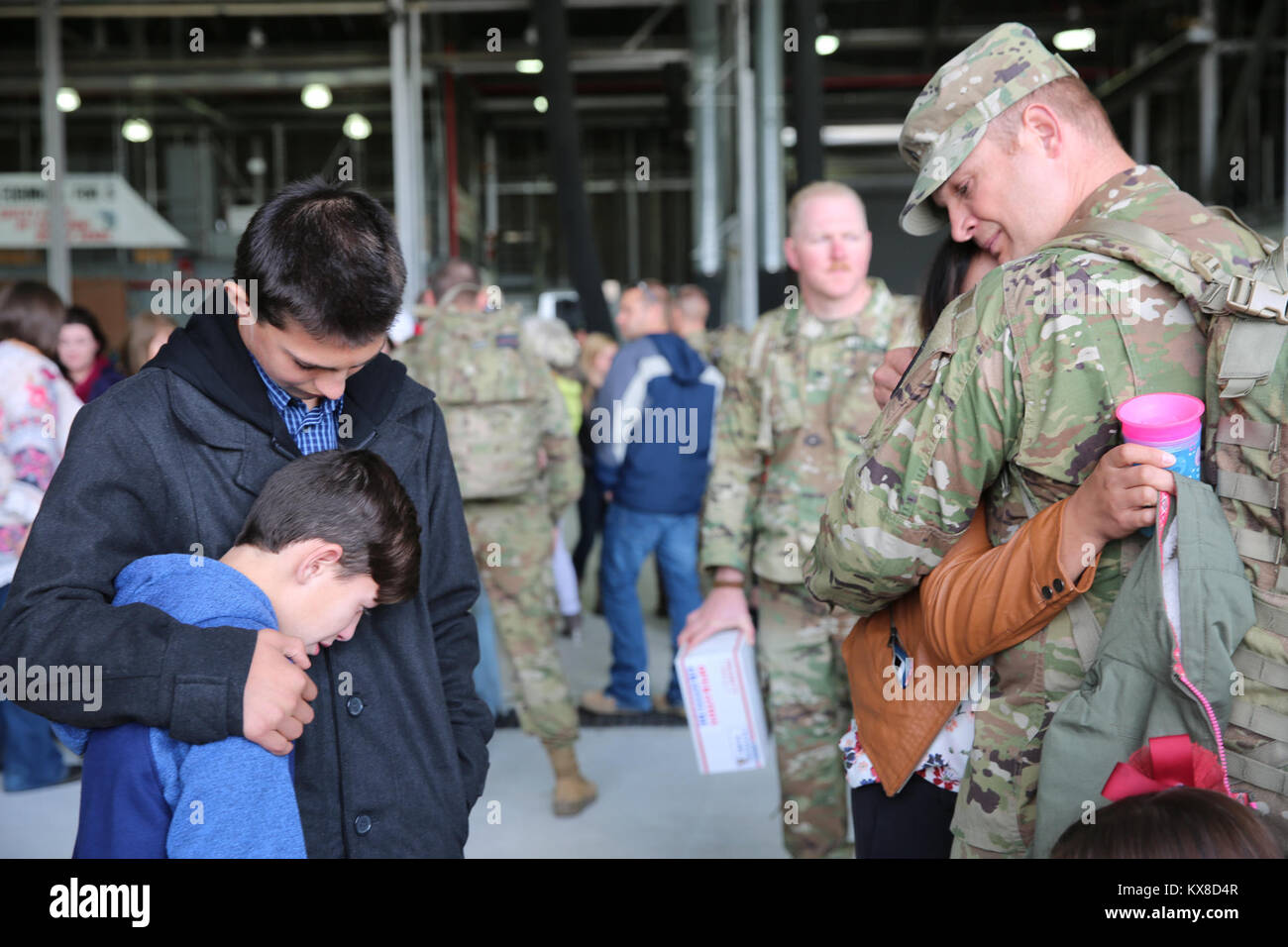US Army National Guard farewell to family and friends before leaving ...