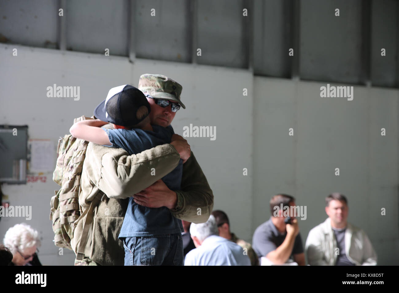 US Army National Guard farewell to family and friends before leaving ...