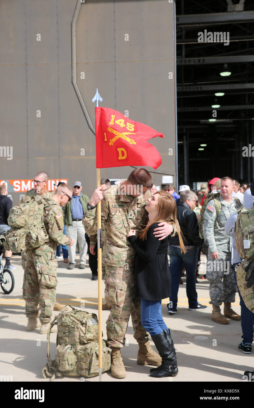 US Army National Guard farewell to family and friends before leaving ...
