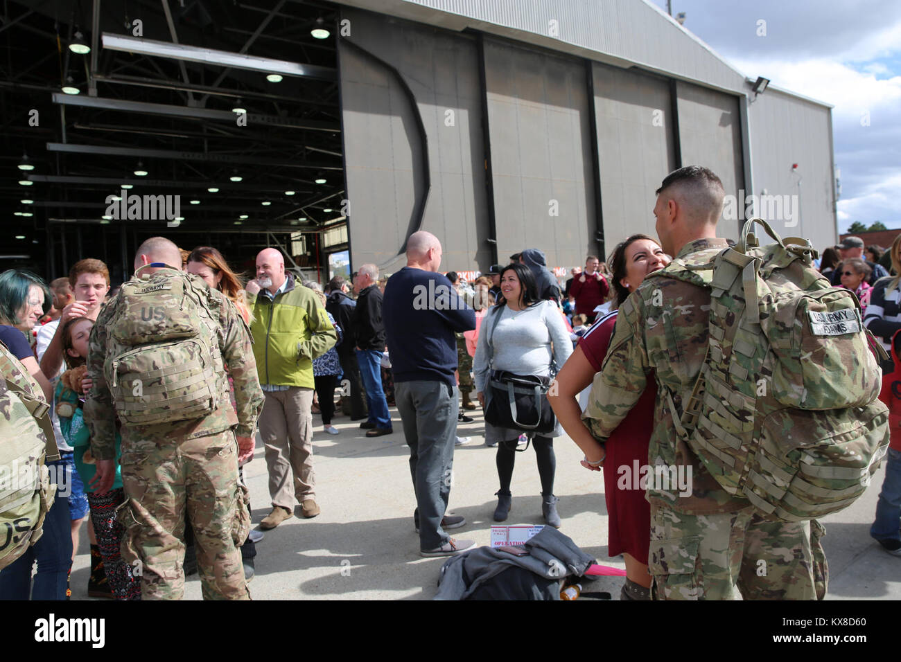 US Army National Guard farewell to family and friends before leaving ...
