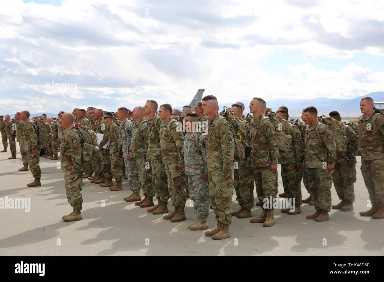 US Army National Guard farewell to family and friends before leaving ...